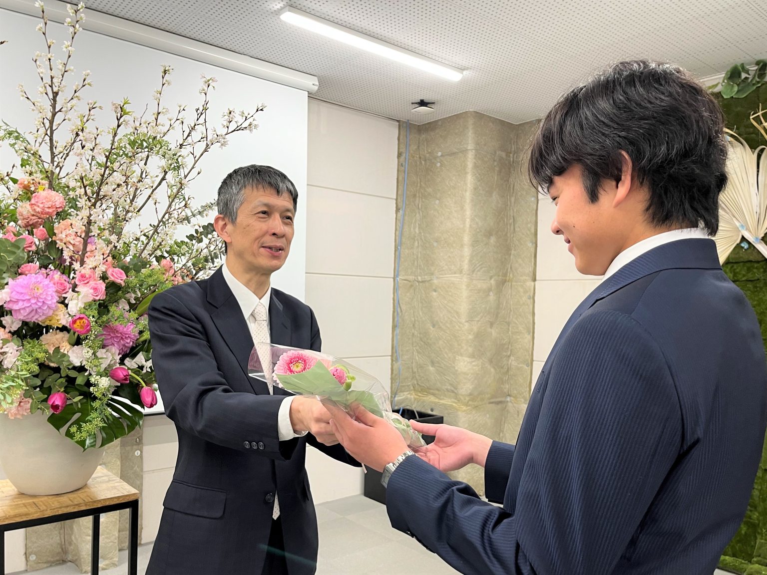 メンバー（利用者）が第一園芸に就職し胡蝶蘭栽培を開始